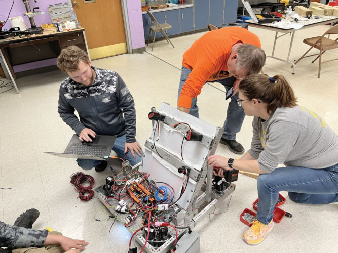 RoboCamp programmed at Discovery World | News, Sports, Jobs - Marietta Times